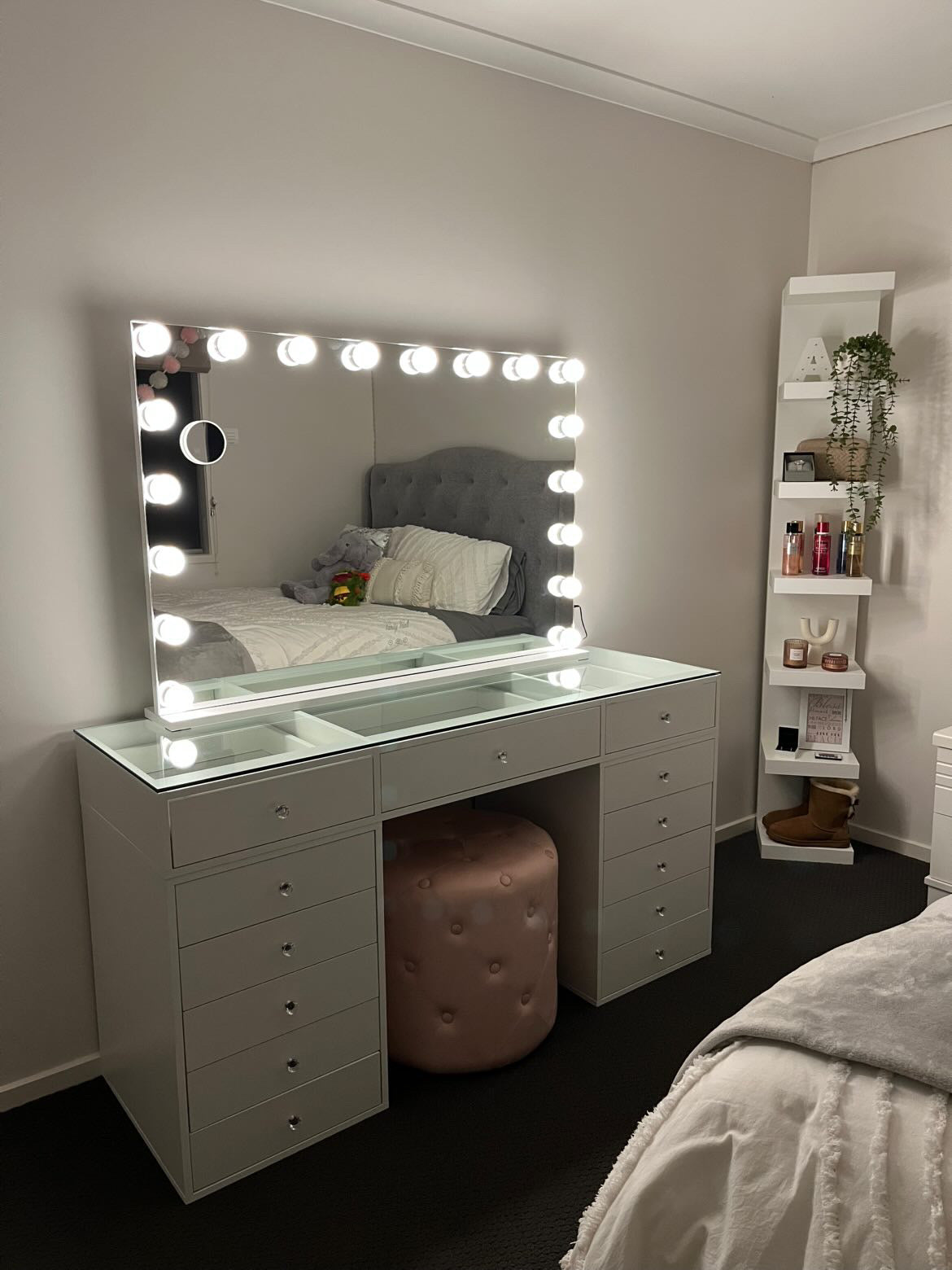 Buy Vanity Table With Mirror - Vanity Vault