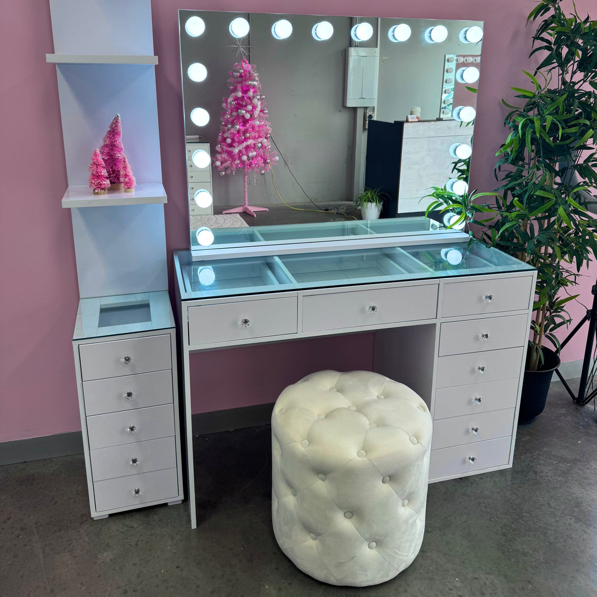 Buy Vanity Table With Mirror - Vanity Vault