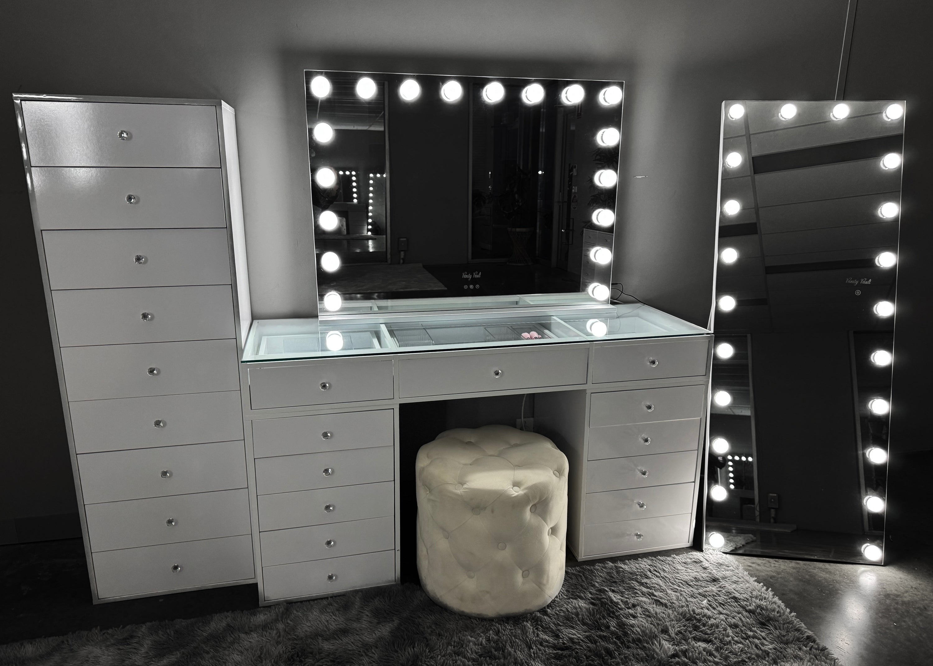 Buy Vanity Table With Mirror - Vanity Vault
